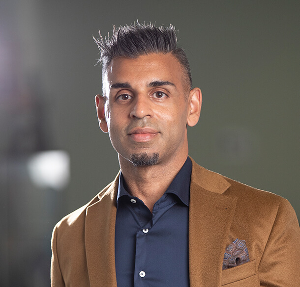 Dr. Paul Sanghera - Cataract and refractive surgeon - Lumea